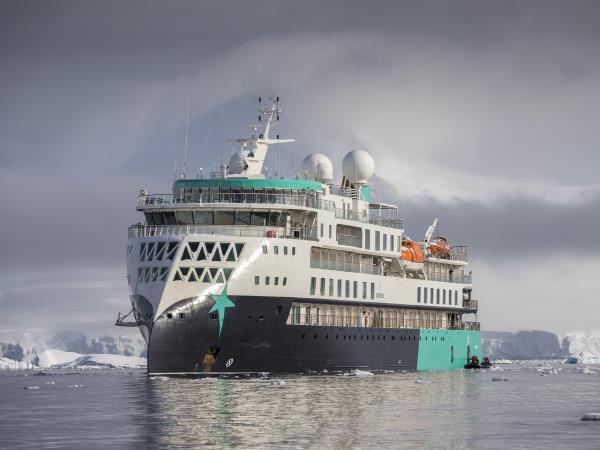 Crossing the Antarctic Circle cruise