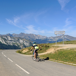 Raid Pyrenean cycling holidays