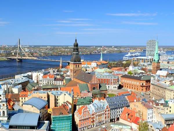 Baltic capital cities tour. Helping Dreamers Do