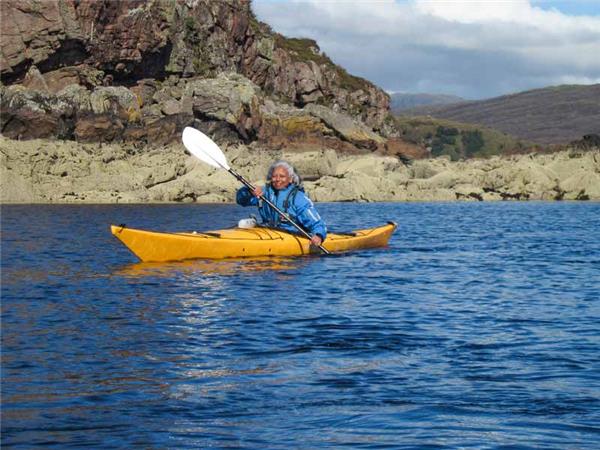 Learn to kayak in the Scottish Highlands | Responsible Travel