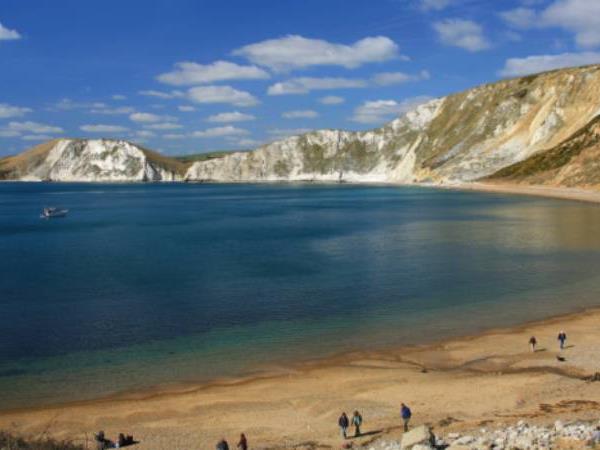 Dorset Coast Path walking holiday in England | Responsible Travel