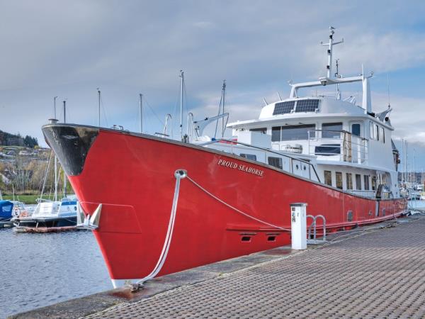 Small ship cruising holidays in Scotland