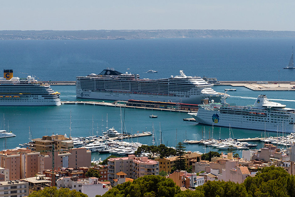 Overtourism campaign, issues, film and solutions - Responsible Travel